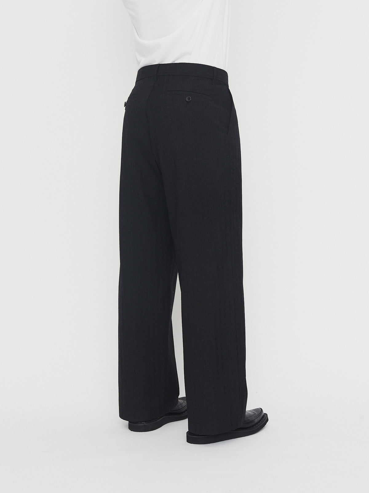 MIKA 30-33-2 | Wide Straight Pleated Trousers | Anthracite – HANSEN ...